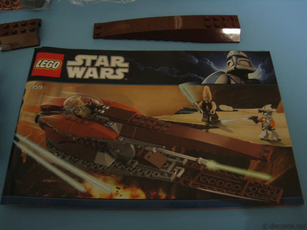 Review of Lego 7959 Geonosian Starfighter